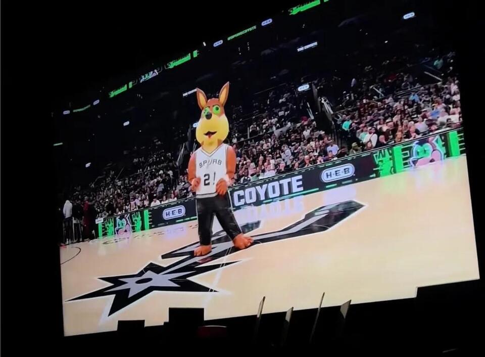 Clip of Spurs Coyote doing ‘Stanky Leg’ to San Antonio TikTok anthem ...