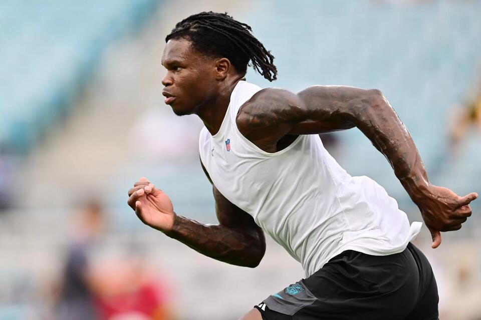 Travis Hunter Becomes a Father in Surprise Announcement - NewsBreak