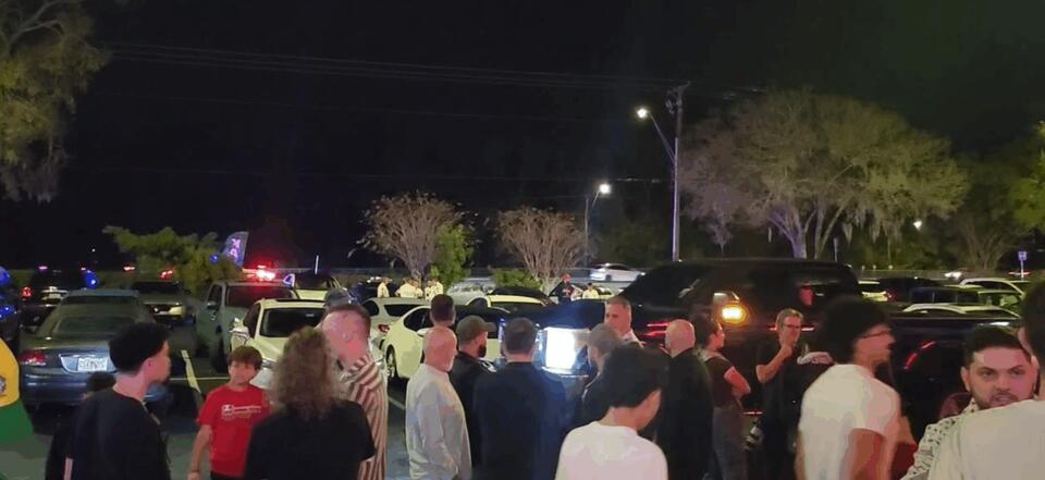 Agitators disrupt vigil for Tampa Bay business owner killed in West ...