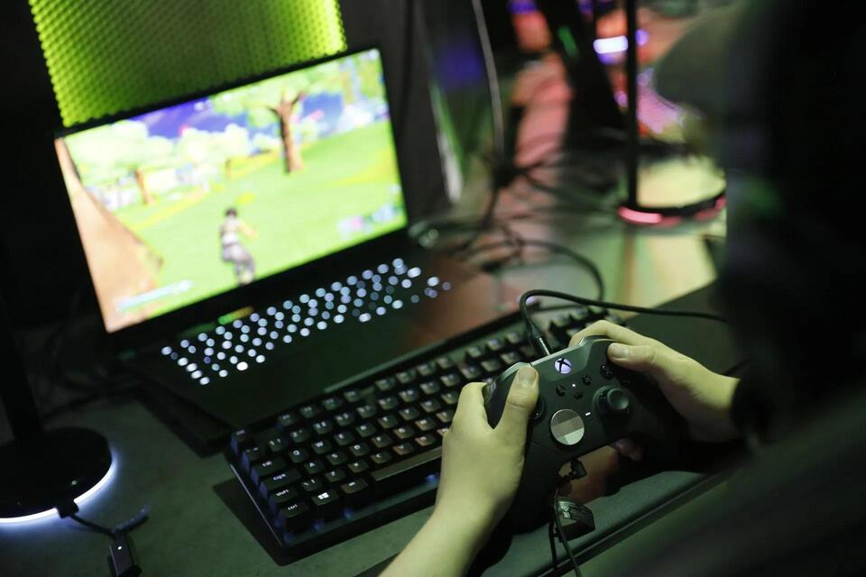 ‘He needa start a gofundme’—X users poke fun at Fortnite streamer’s ...