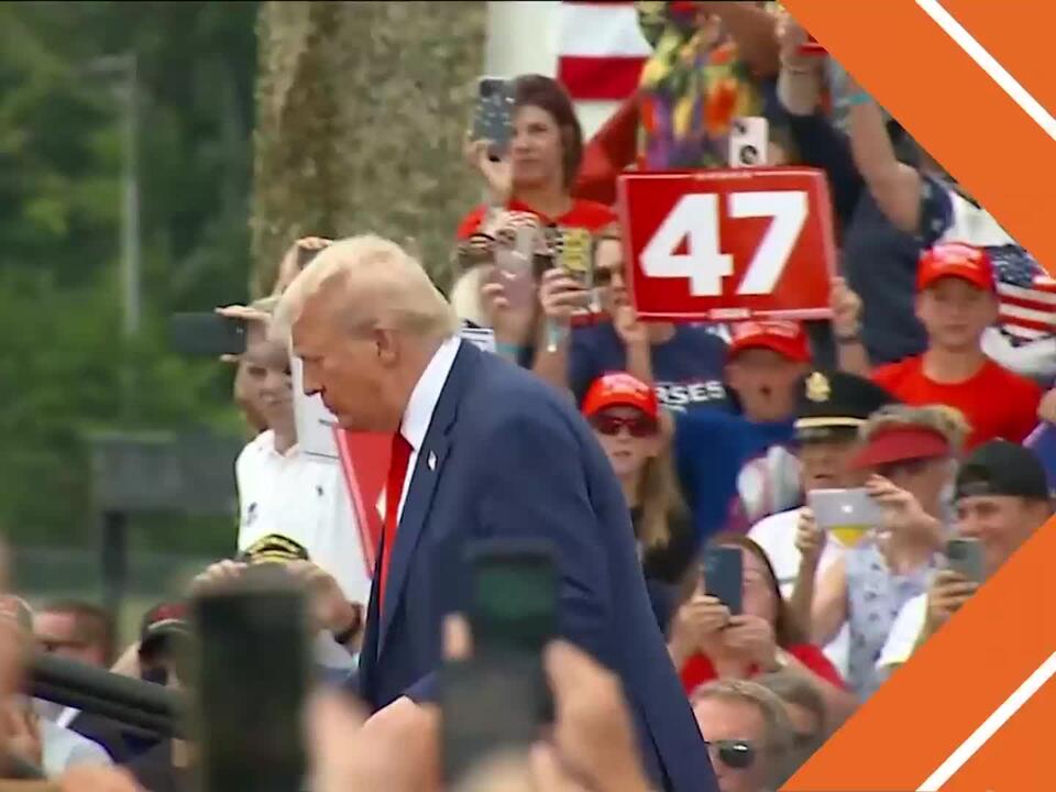 Former president Donald Trump holds first outdoor rally since ...