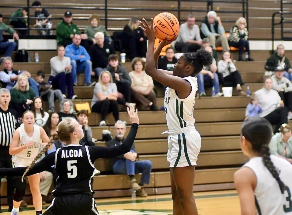 Lady Devils Win, Devils Fall Against Alcoa - NewsBreak