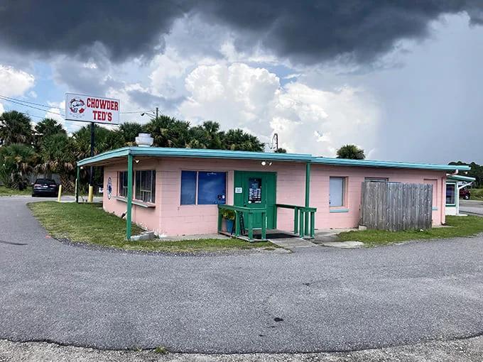 9 No-Frills Restaurants In Florida With Big Portions And Zero ...