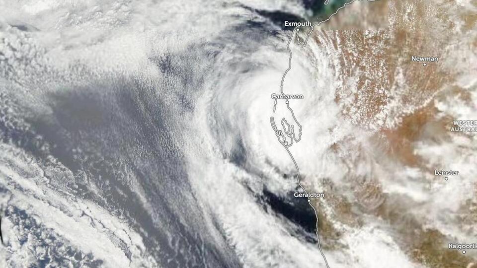 Tropical Cyclone Mitchell causes thousands of power outages in Western ...