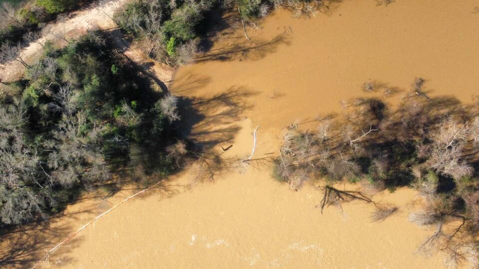 Residents still see impacts from Smitty’s Supply fire as federal search ...