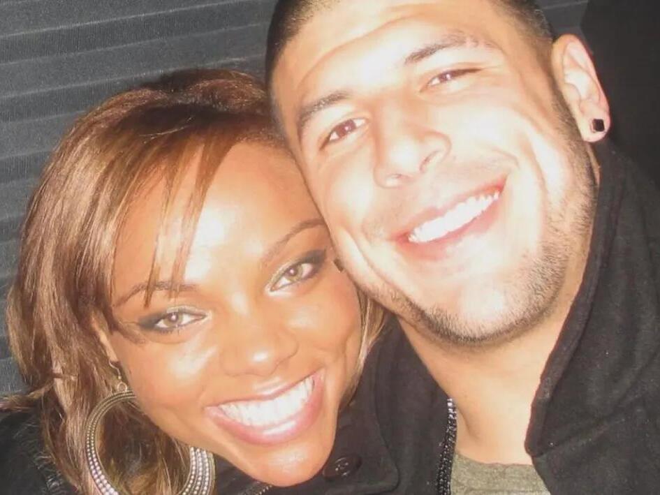 Aaron Hernandez’s Fiancee Shayanna Jenkins Slams Tom Brady Roast for ...