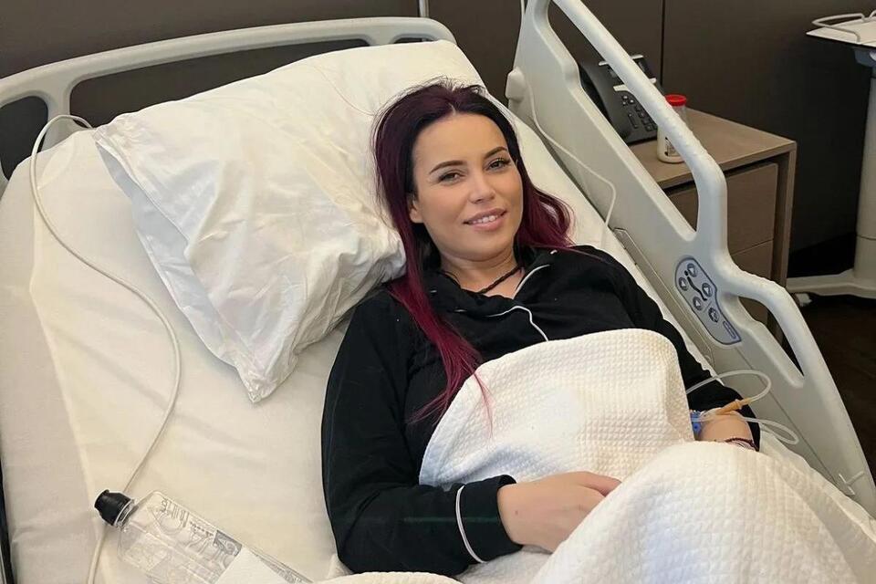 TikTok Influencer Dead at 35 After Ignoring Cancer Sign - NewsBreak