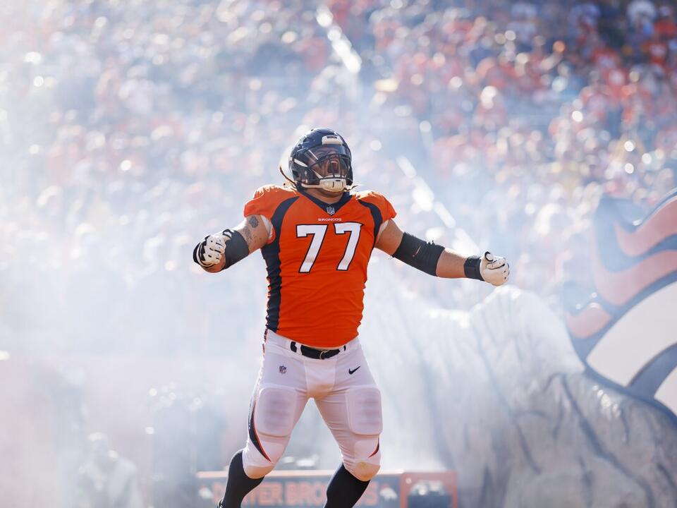 Quinn Meinerz agrees to four-year extension with Broncos