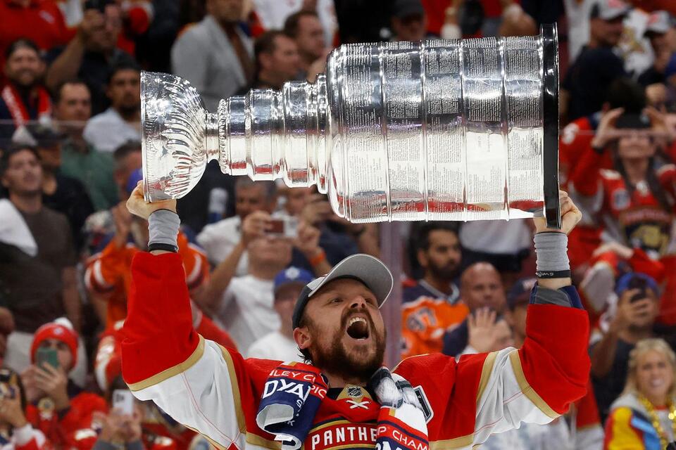 How to get the Stanley Cup championship hat and T-shirt the Florida ...