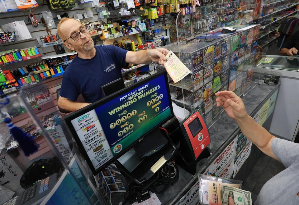Powerball jackpot climbs to $1.6 billion ahead of Monday’s drawing ...
