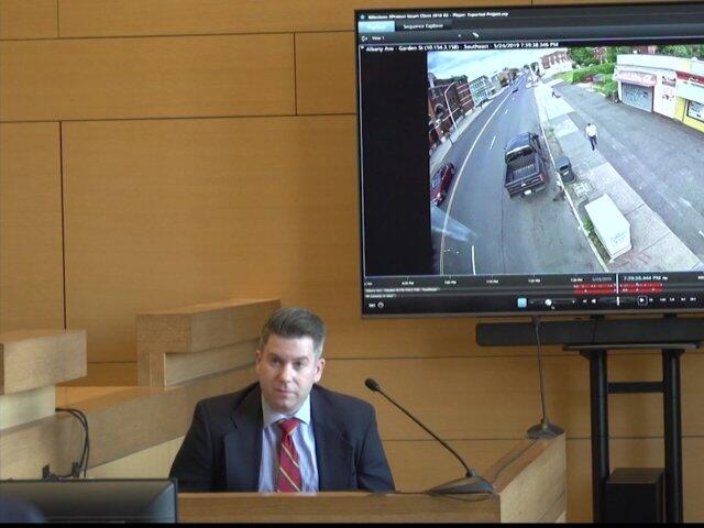 Prosecutors show footage of Fotis Dulos’ spree of trash bin visits ...