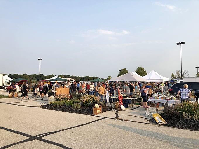 8 Massive Flea Markets In Wisconsin That Are Almost Too Good To Be True ...