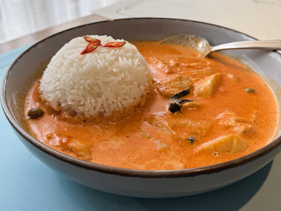 Dad & Daughter Die After Eating Curry Made With Poisonous Mushrooms ...