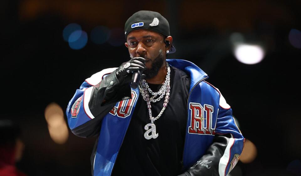 Kendrick Lamar Trolls Drake In Front Of 100 Million People During Super ...