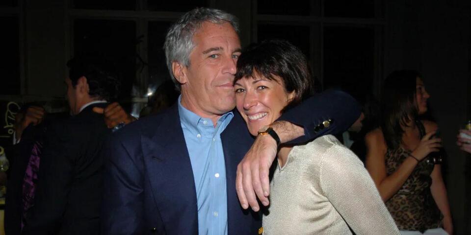 Netizens Fixate on Ghislaine Maxwell's Dramatically Changed Appearance ...