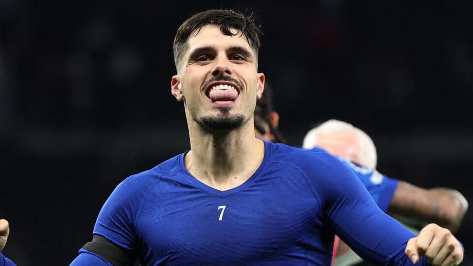 Pedro Neto’s Funny Reaction Has Gone Viral After Tottenham Fans Taunt ...