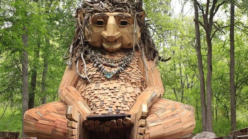 Malin, the giant Pease Park troll, completely burns down; AFD ...
