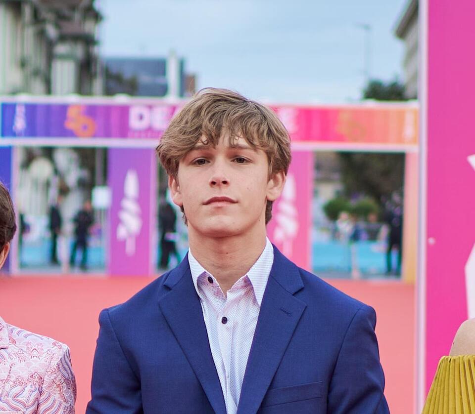 ‘Baby Driver’ actor dies at 16 after fall from moving vehicle - NewsBreak