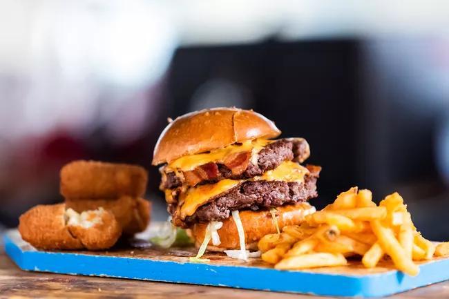 Popular Texas Spot Named 'Best-Hole-In-The-Wall Burger Joint' In The ...