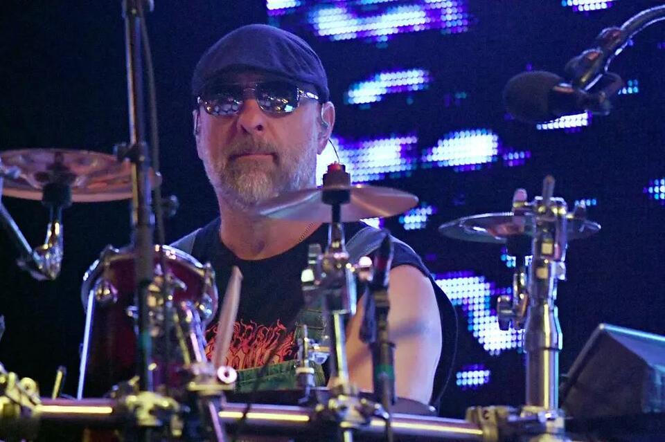 Primus in ‘Complete Shock’ After Drummer Abruptly Quits - NewsBreak