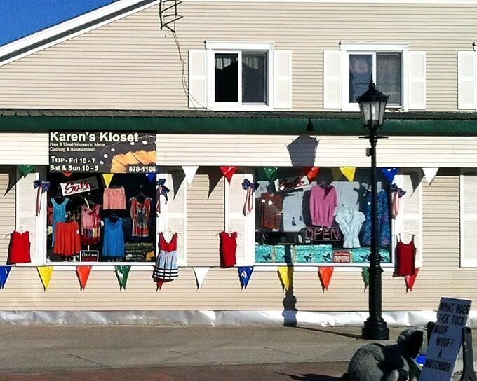 The Massive Thrift Store In Vermont Where Locals Go Crazy For Dirt ...