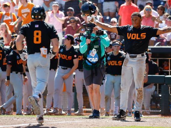 College World Series final score, results: Late homers power Tennessee ...