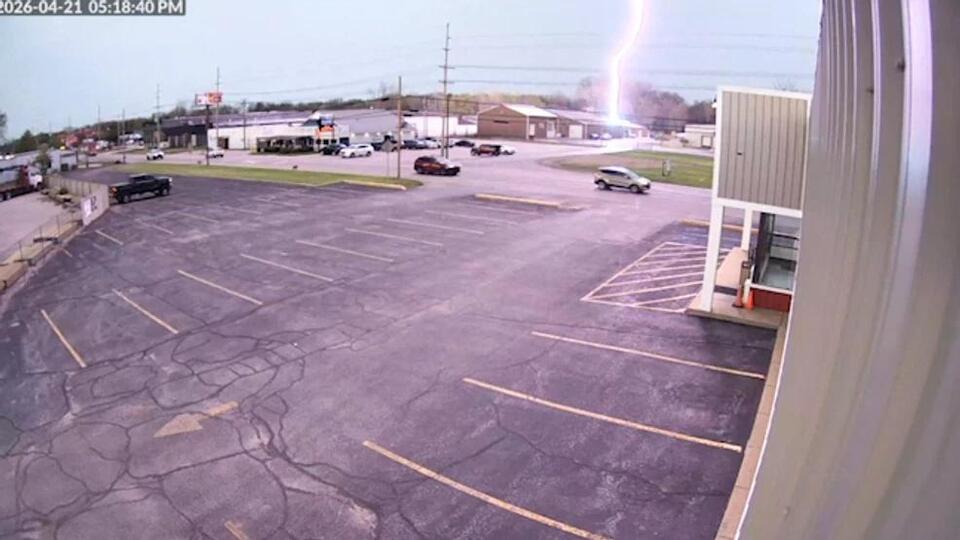 VIDEO: Lightning strikes Mishawaka furniture warehouse before ...