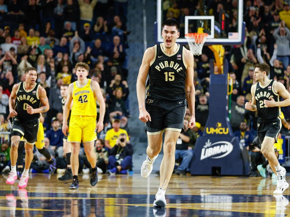 Purdue fans take over Crisler Center as No. 3 Boilermakers beat ...
