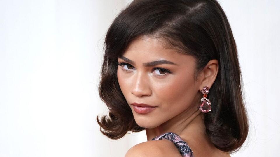 Zendaya’s bathroom wall shows off this year’s most dynamic (and ...