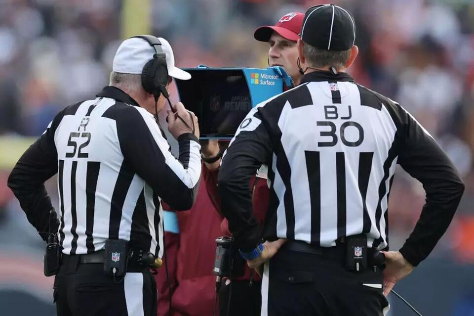 Do You Know How Much Super Bowl Referees Make? - NewsBreak