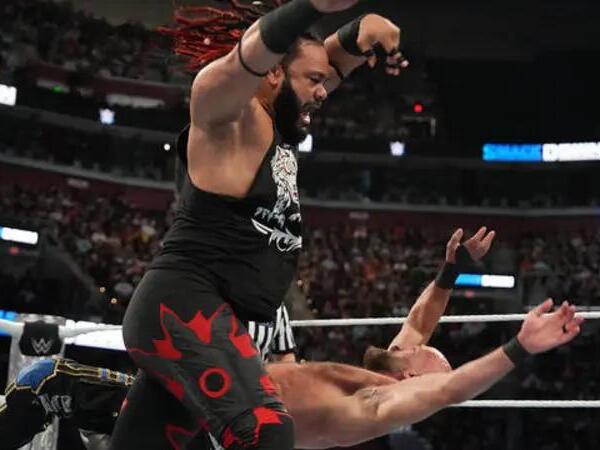 Jacob Fatu Not Wearing Walking Boot At 8/27 WWE Live Event