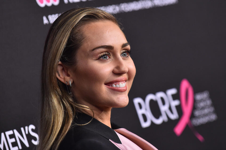 Miley Cyrus’ Legal Team Asks to Dismiss ‘Flowers’ Copyright Case ...