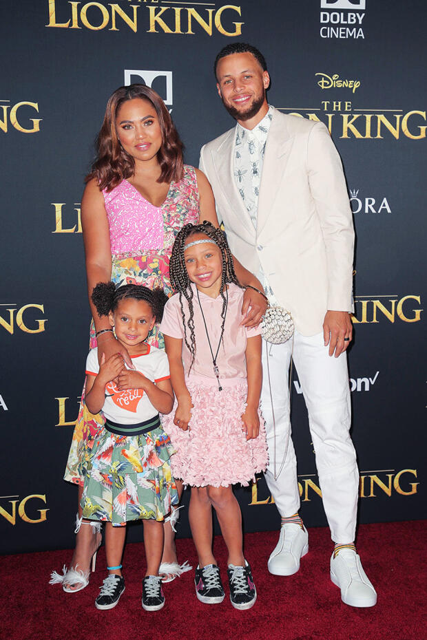 Steph & Ayesha Curry’s Adorable Kids Ryan, Riley, & Canon Cuddle Close ...