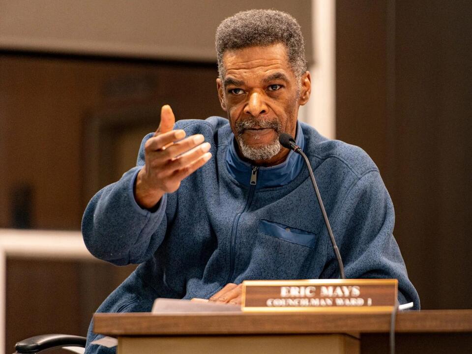 Eric Mays’ son sues Flint mayor, officials over late Councilman’s life ...