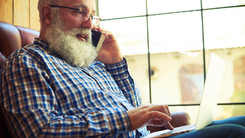 The One Vehicle Feature That’s Never Worth the Money for Retirees ...