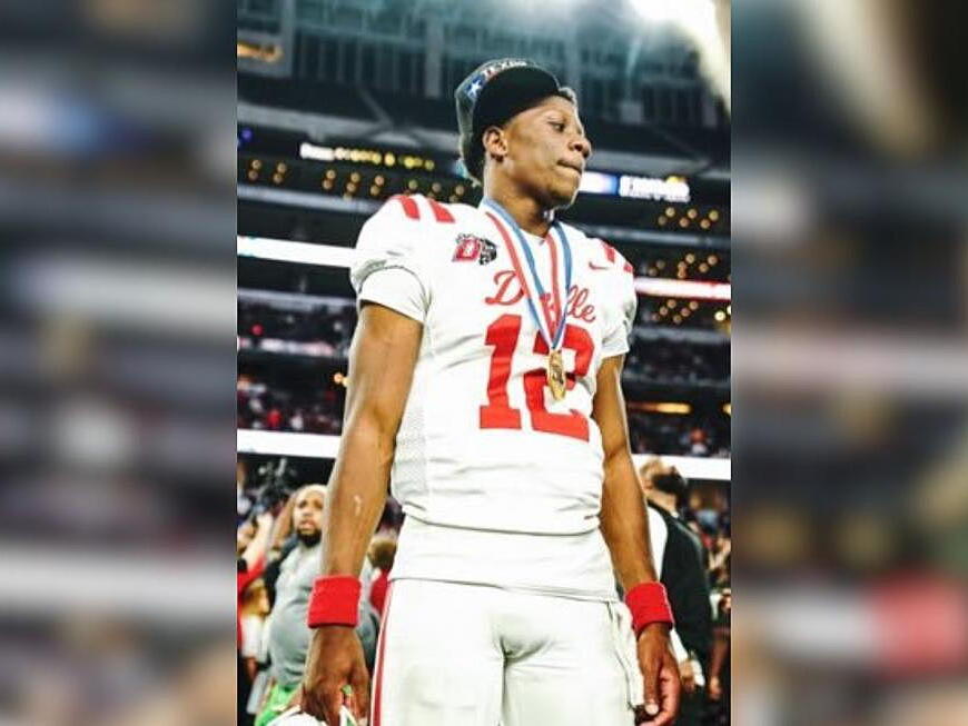 5 Star Quarterback Keelon Russell Officially Signs With Alabama
