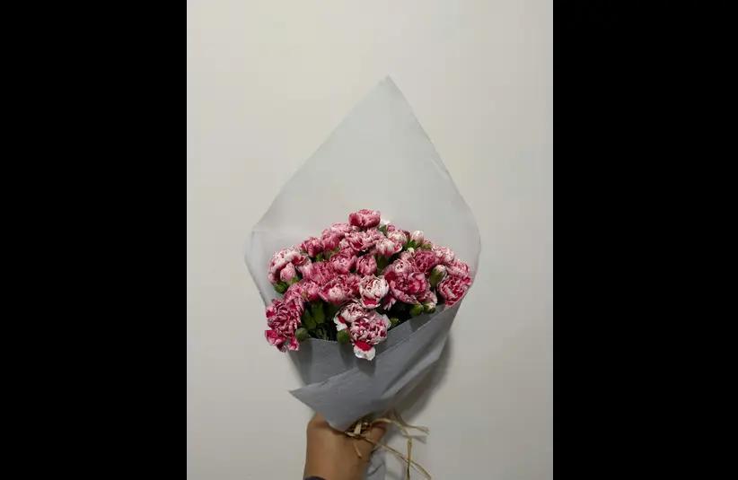 TikTok's Valentine's Flower Trends: What's Going Viral in 2026 - NewsBreak