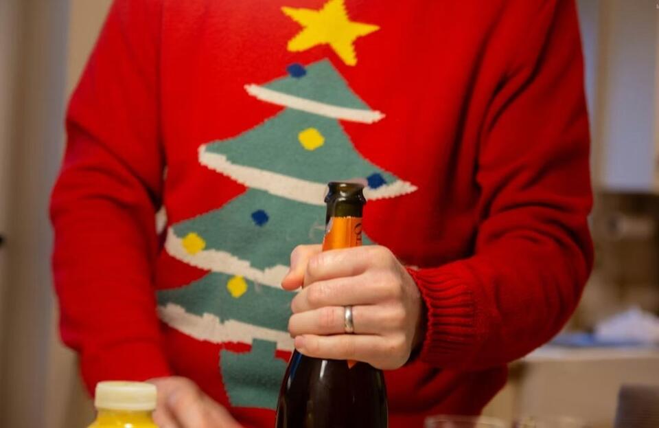 The Ugly Sweater Bar Crawl Returns to Portland This December - NewsBreak