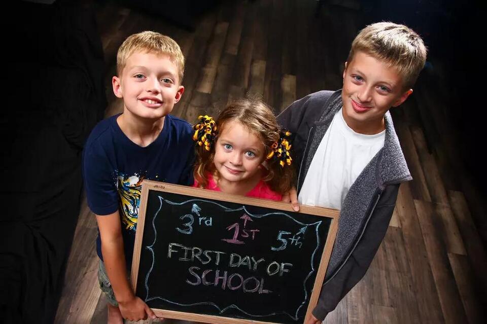 Hey Minnesota Parents, Careful With Those First Day Of School Pics ...