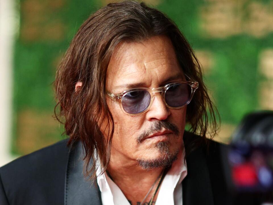 Johnny Depp issues warning to fans in concerning social media post ...