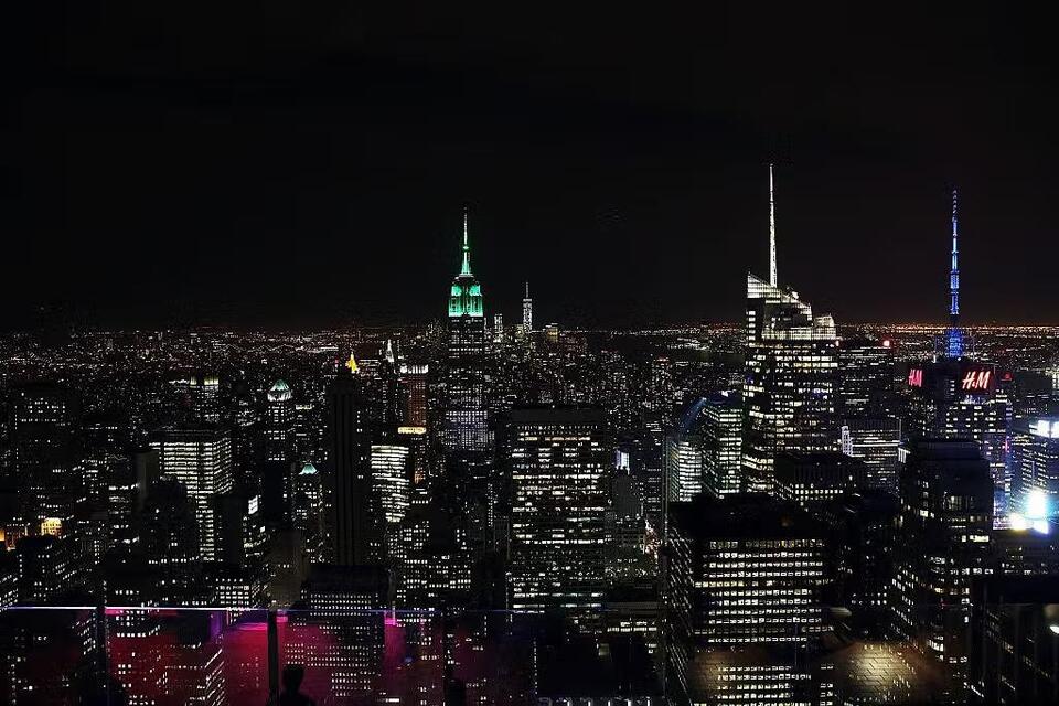 Viral NYC ‘Sushi Push Pop’ Becomes Internet Obsession - NewsBreak