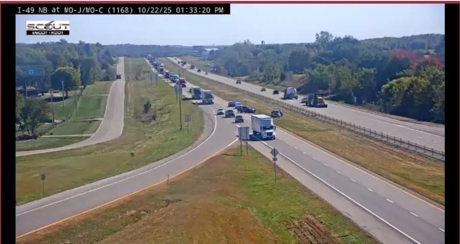 2 in custody after pursuit ends on I-49 with car in median in Cass ...