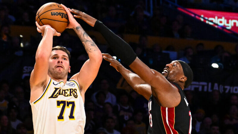 Where to Watch Lakers vs. Heat Live: Streaming & TV Coverage Worldwide ...