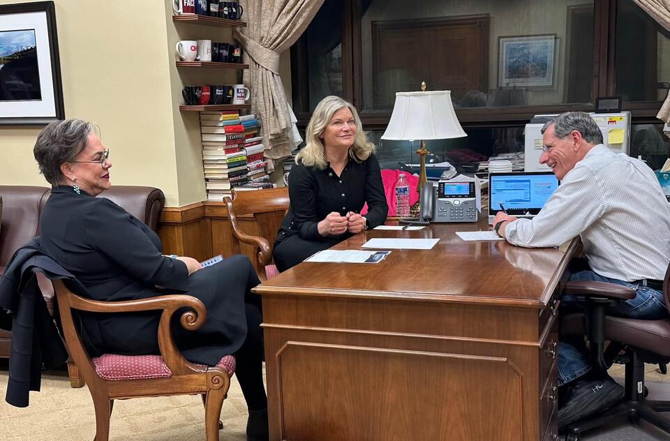 Cynthia Lummis Backs Harriet Hageman For Senate In 2026 - NewsBreak
