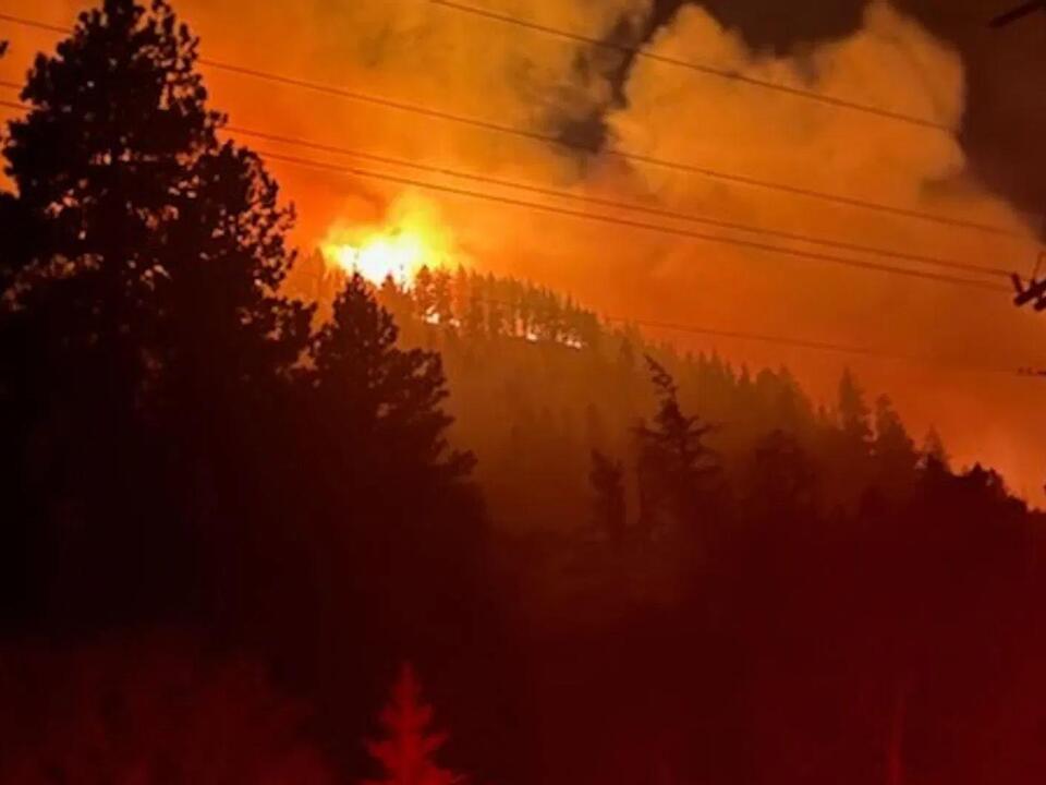 Highway 12 closed as fire crews battle Retreat Fire near White Pass