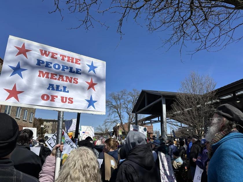 Thousands rally across northern Illinois in 'No Kings' protests - NewsBreak