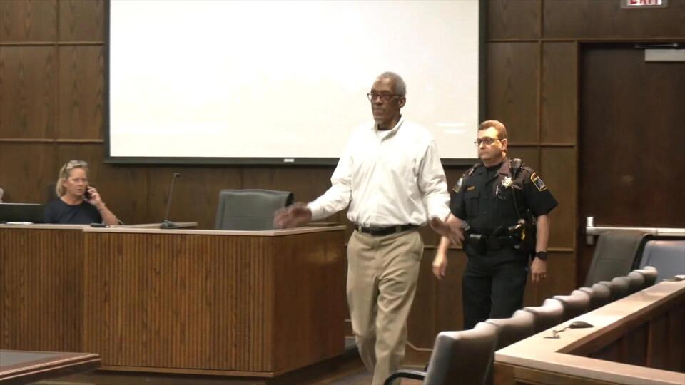 Jury still deliberating verdict in Roberts trial after tense closing arguments - NewsBreak