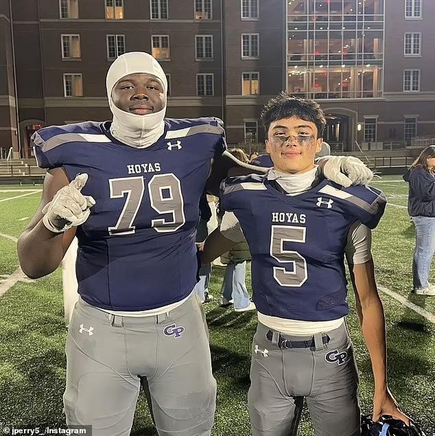 Meet the viral 6'7, 340-pound 16-year-old football player who has sent ...
