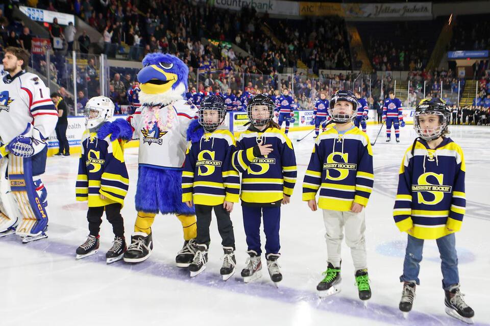 Simon Robertsson, Colten Ellis lead Thunderbirds to road win - NewsBreak