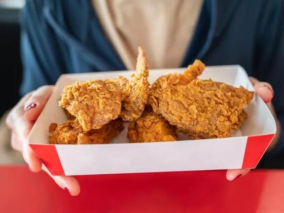 The Best 'Hole-In-The-Wall' Fried Chicken Joint In Washington